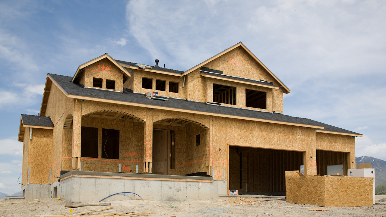 New home sales fall to lowest pace in more than six years