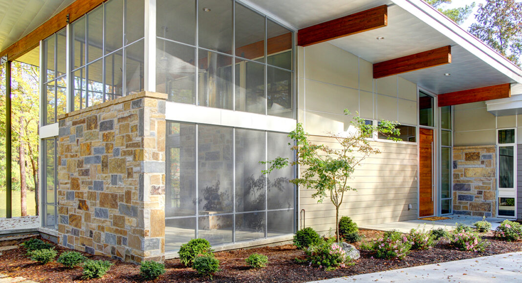 Transform Outdoor Living Spaces with DSI’s Westbury® ScreenRail