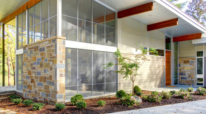 Transform Outdoor Living Spaces with DSI’s Westbury® ScreenRail